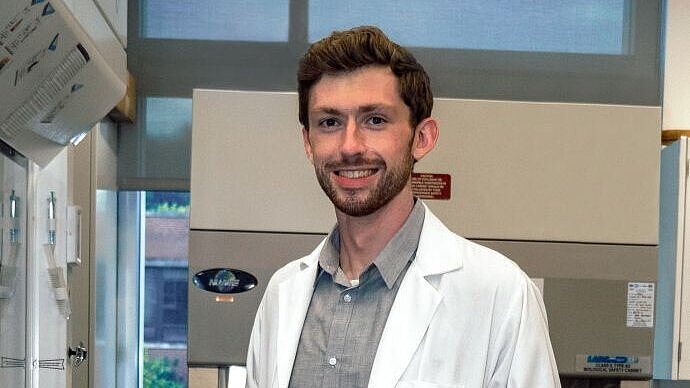 Learning about International Institutions in Difficult Times